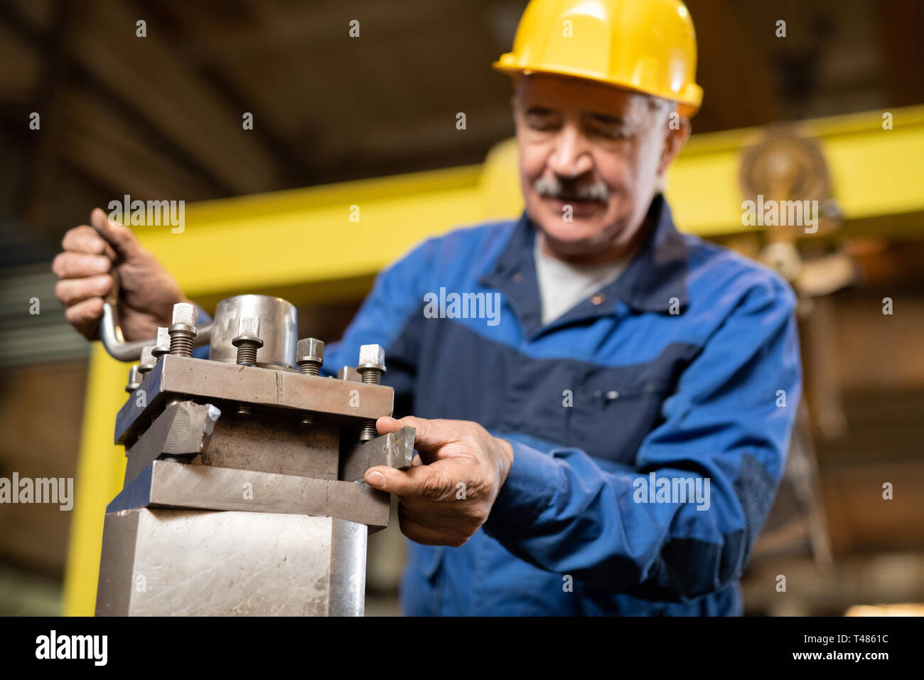 Repairing a generator hi-res stock photography and images - Alamy