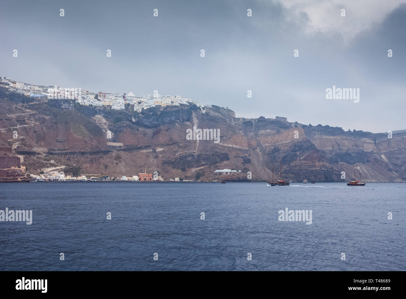 Village of fira santorini hi-res stock photography and images - Alamy