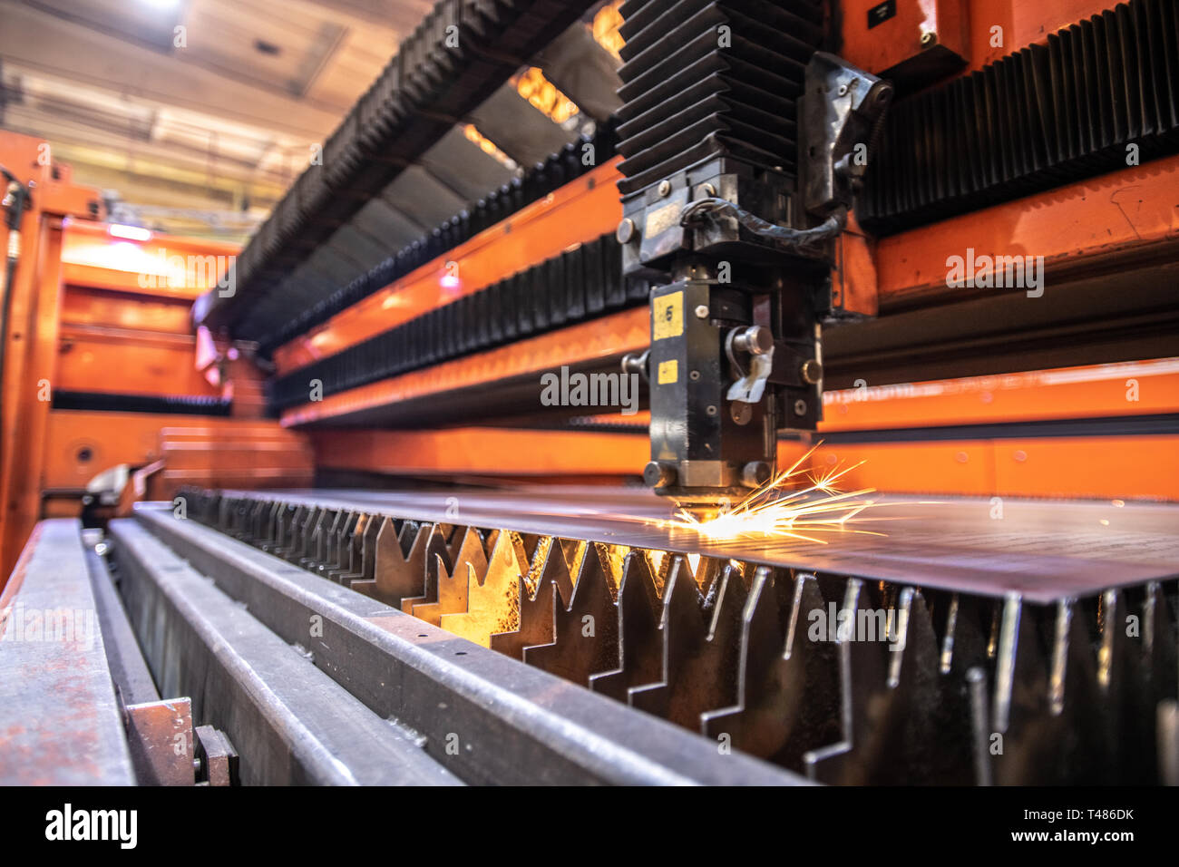 Laser beam welding hi-res stock photography and images - Alamy