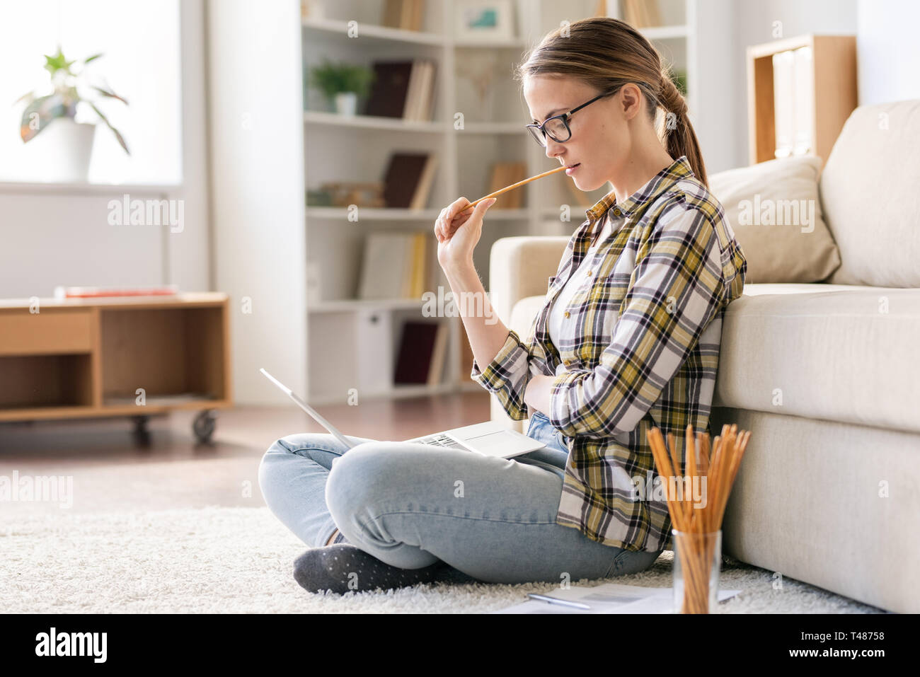 Home article hi-res stock photography and images - Alamy