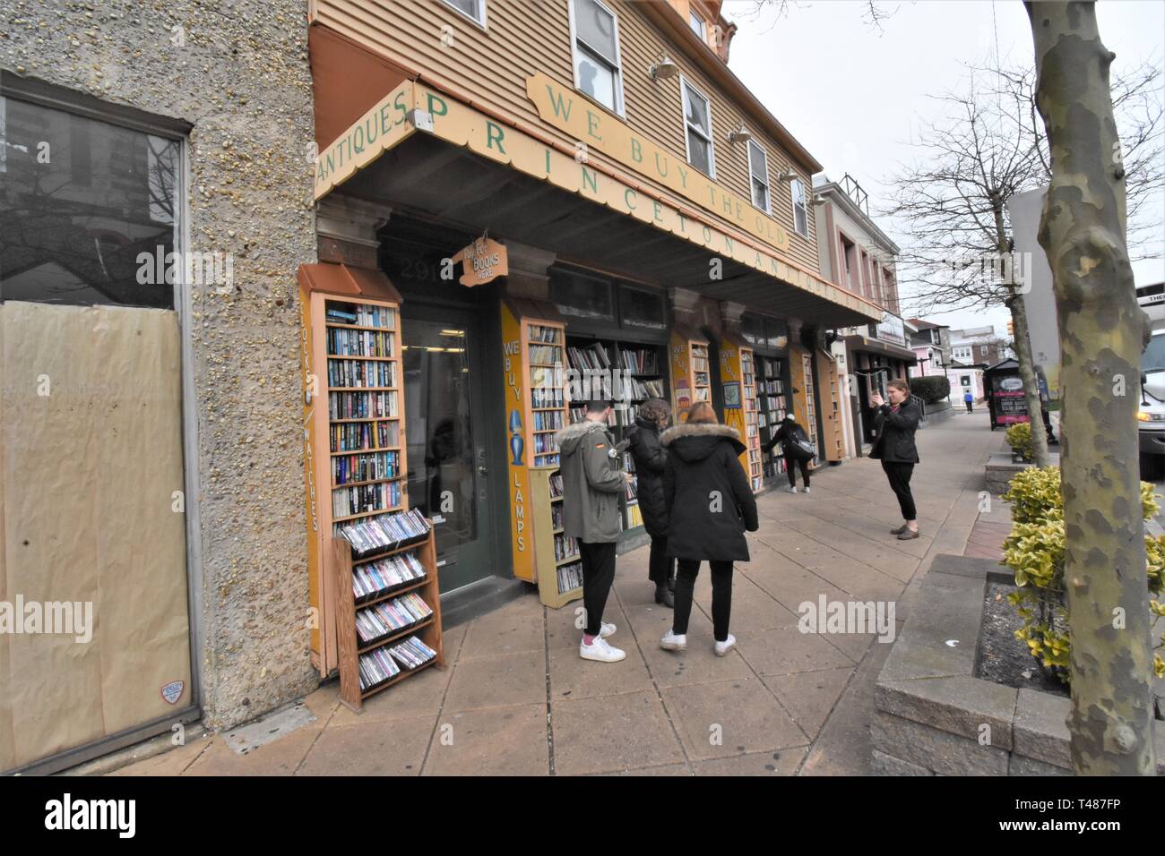 000 rare books hi-res stock photography and images - Alamy