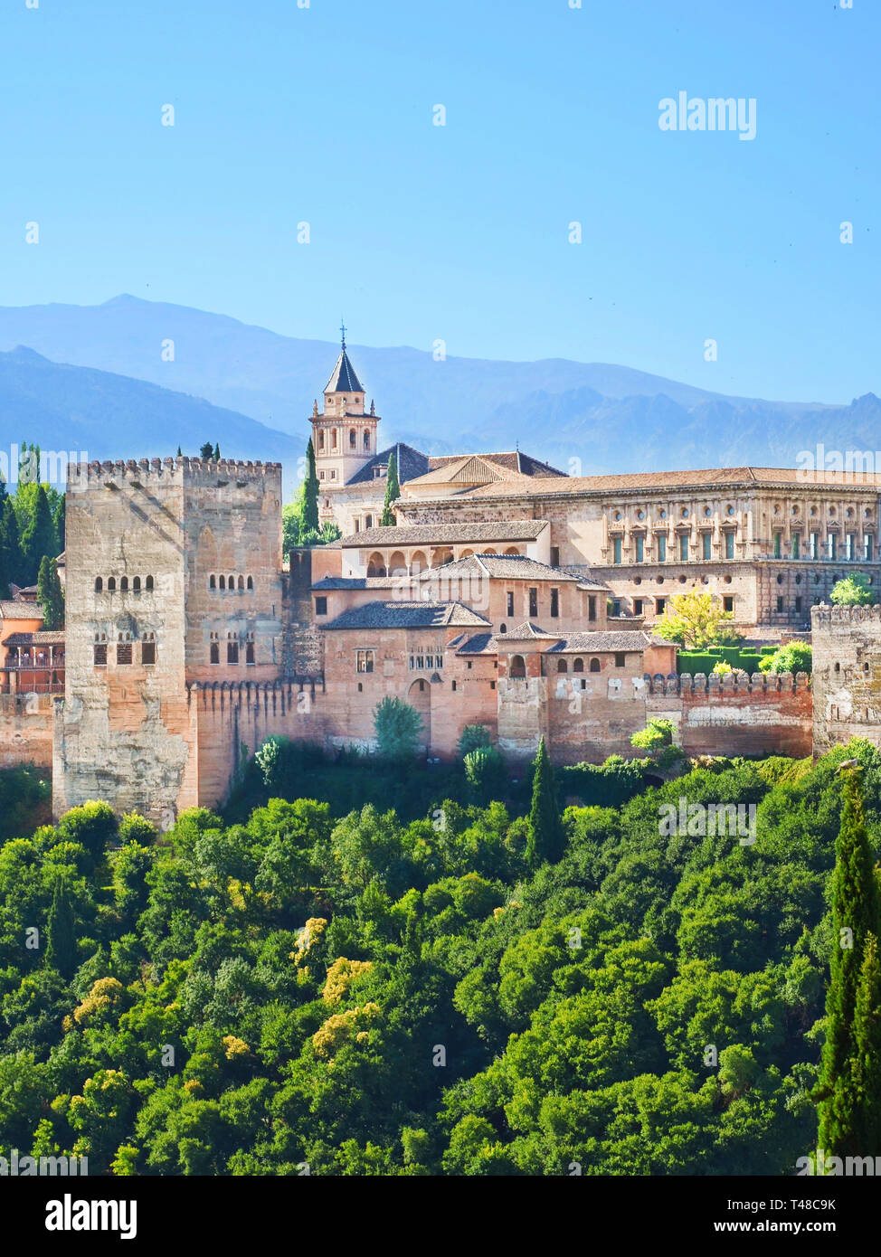 Granada moorish architecture hi-res stock photography and images - Alamy