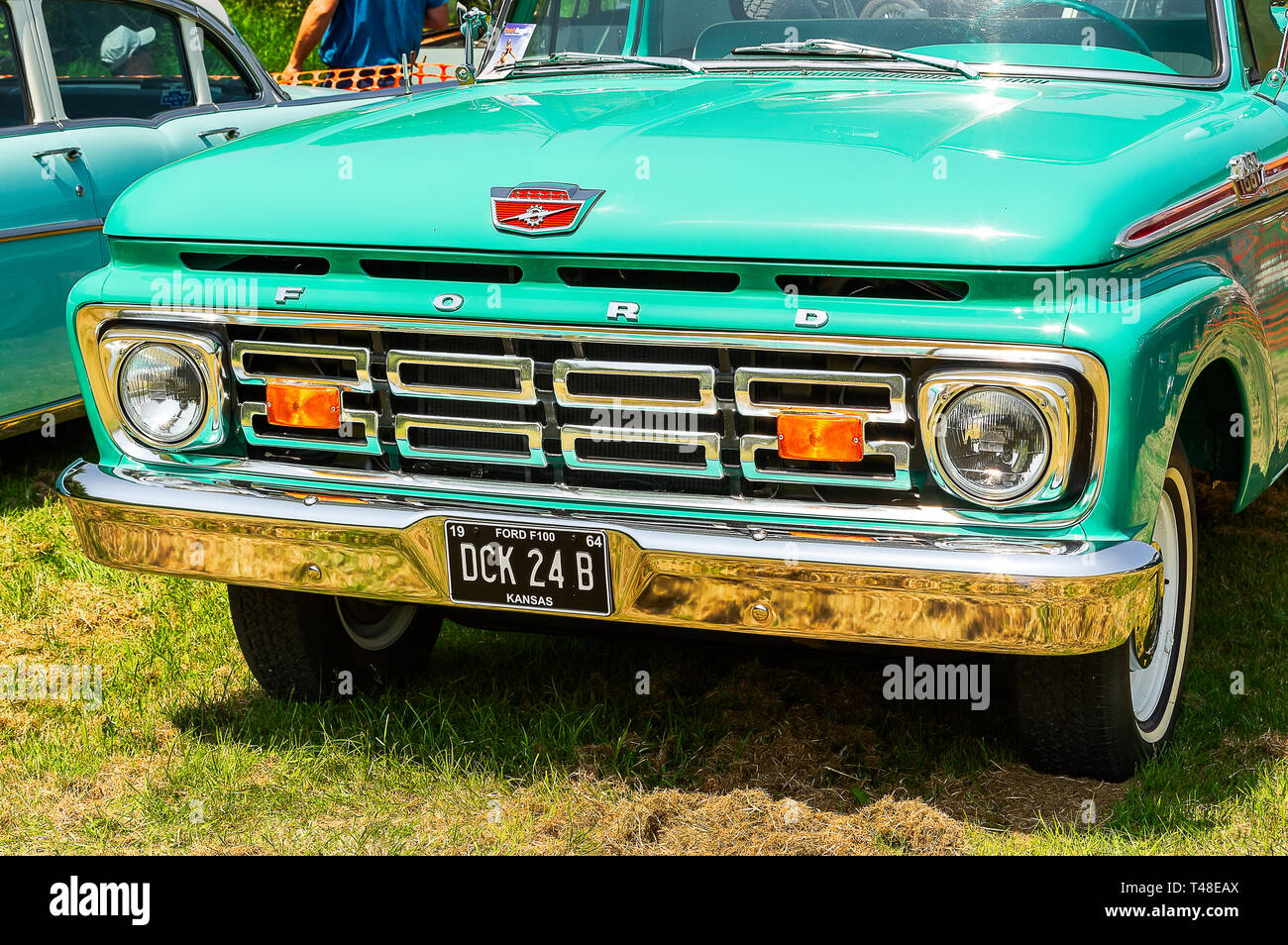 Ford f100 fleetside hi-res stock photography and images - Alamy