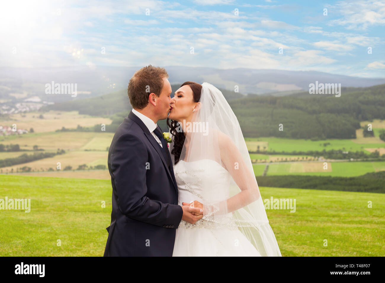 Bride and groom on their wedding day Stock Photo - Alamy