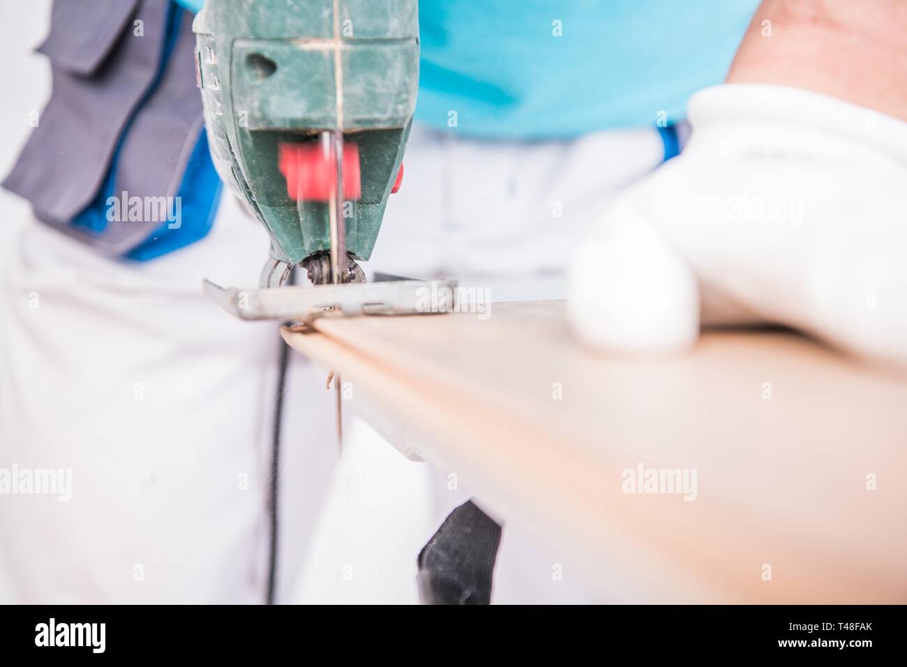 Jigsaw in action small construction hi-res stock photography and images ...