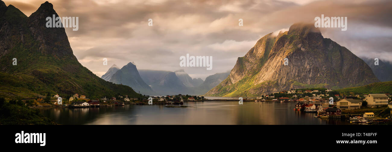 Reine village and fjord among mountains of Moskenesoya, Lofoten Stock ...