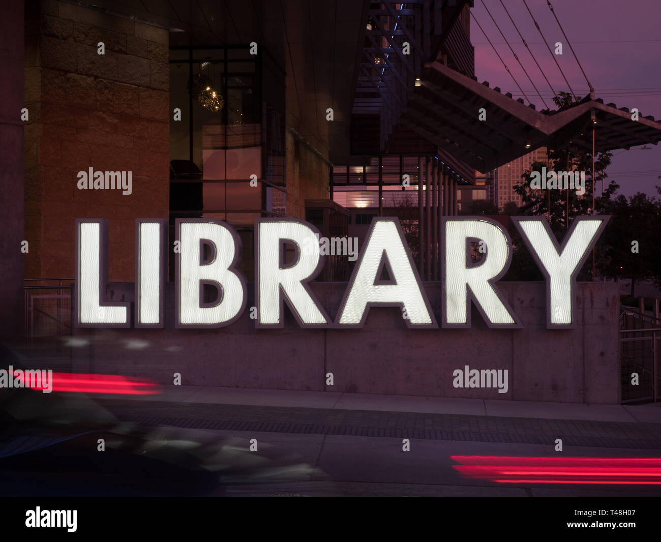 Library sign neon hi-res stock photography and images - Alamy
