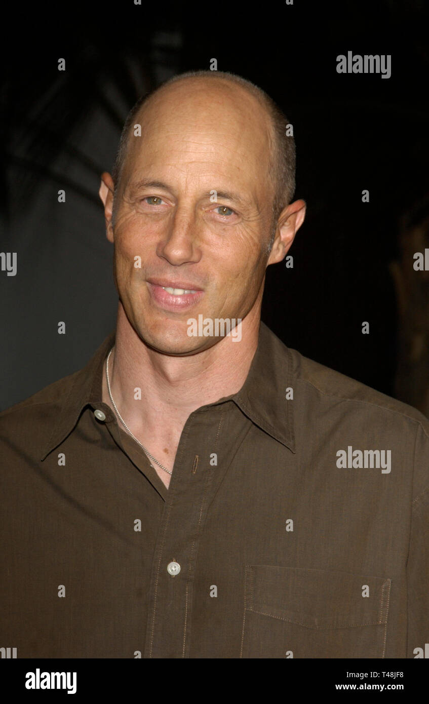 LOS ANGELES, CA. September 22, 2003: Actor JON GRIES & girlfriend at ...