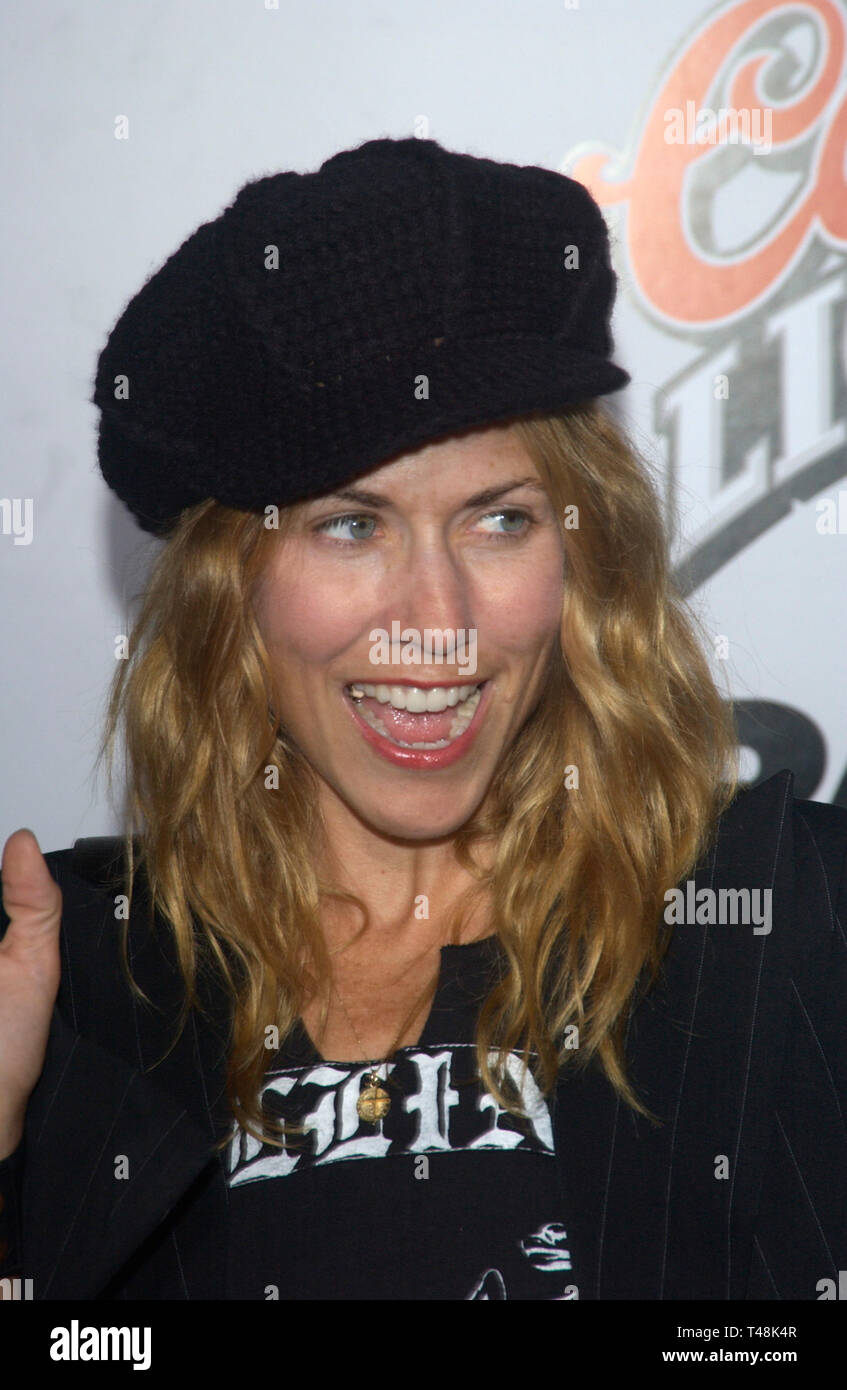 LOS ANGELES, CA. September 29, 2003: Singer SHERYL CROW at the Los ...