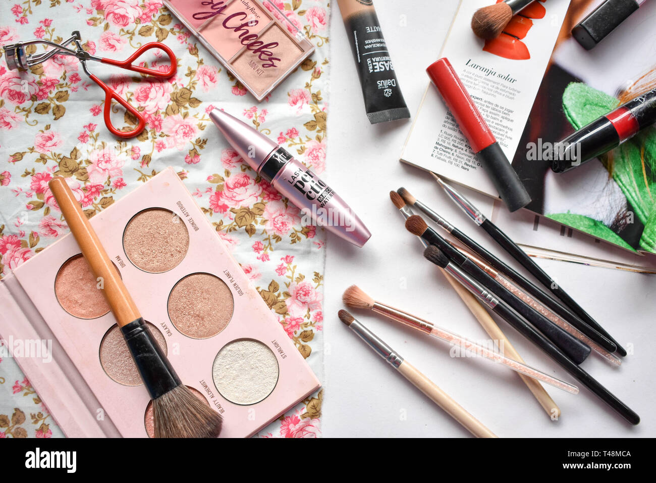 Beauty flat hi-res stock photography and images - Alamy