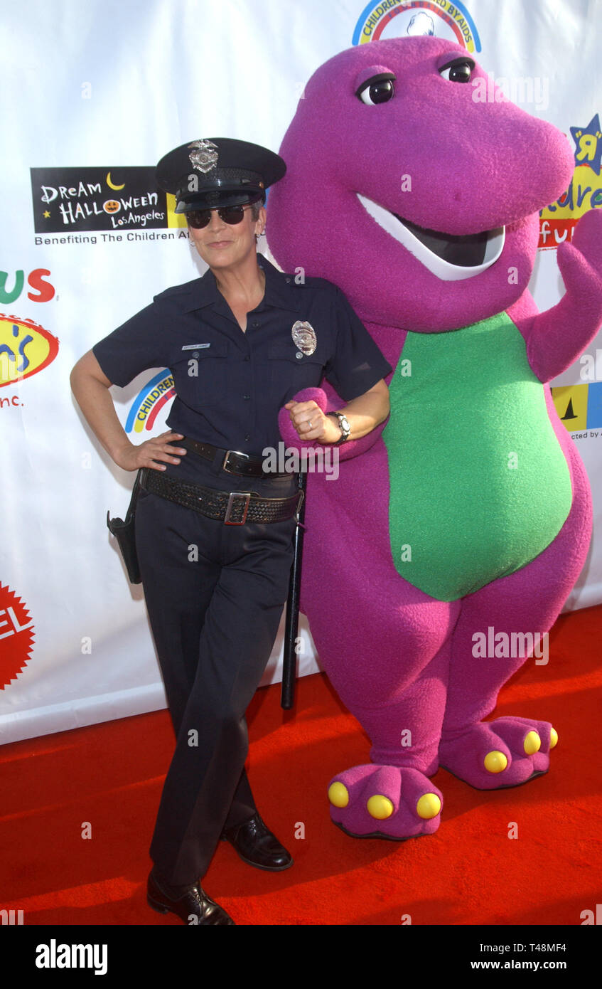 LOS ANGELES, CA. October 25, 2003: Actress JAMIE LEE CURTIS with BARNEY ...