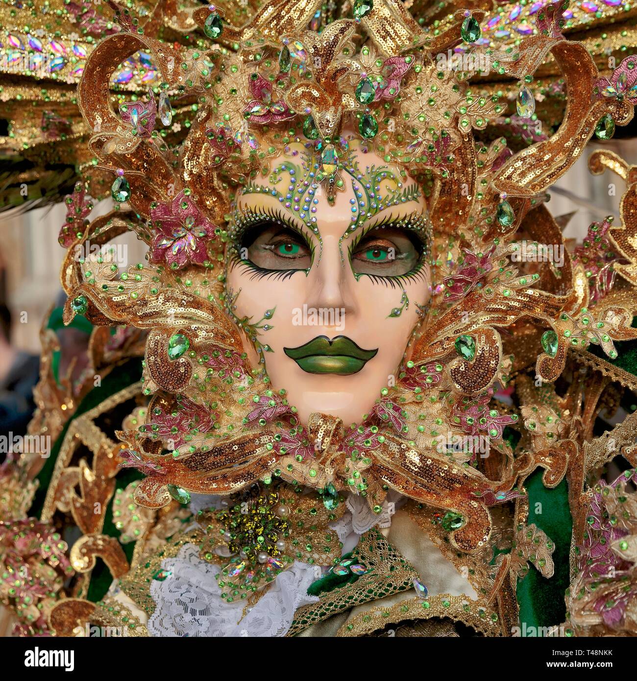 Eye mask carnival hi-res stock photography and images - Alamy