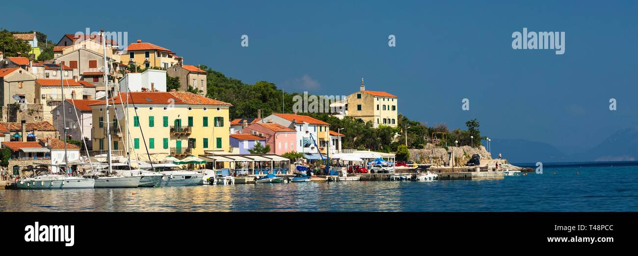 Small fishing village with sailing boats, Valun, island Cres, Kvarner ...