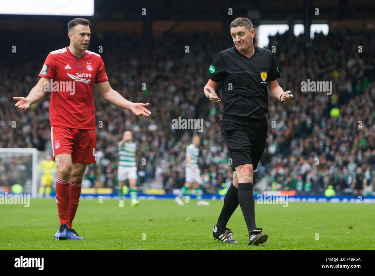 Park football referee hi-res stock photography and images - Alamy