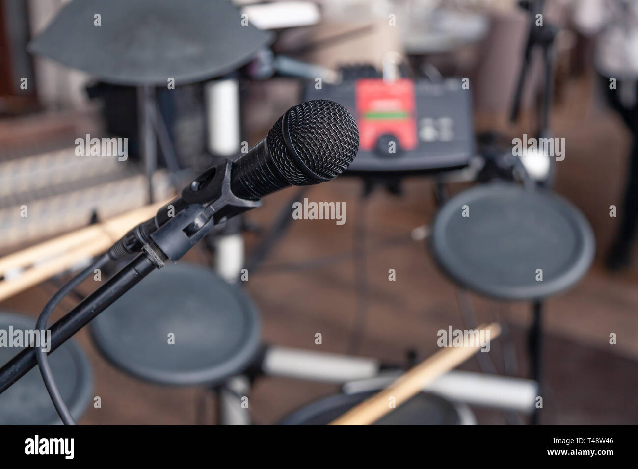 Vintage cymbals hi-res stock photography and images - Alamy