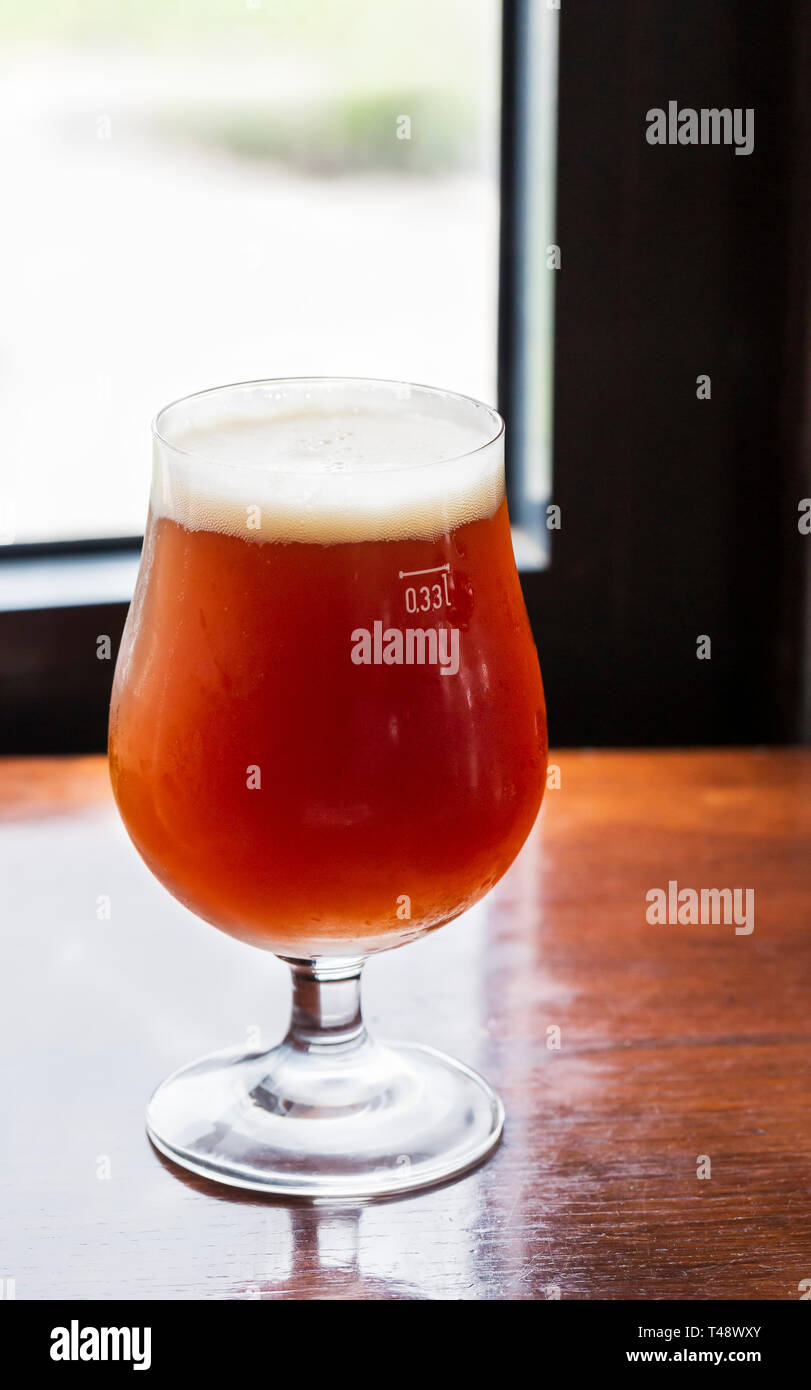 Dark red bar hi-res stock photography and images - Alamy