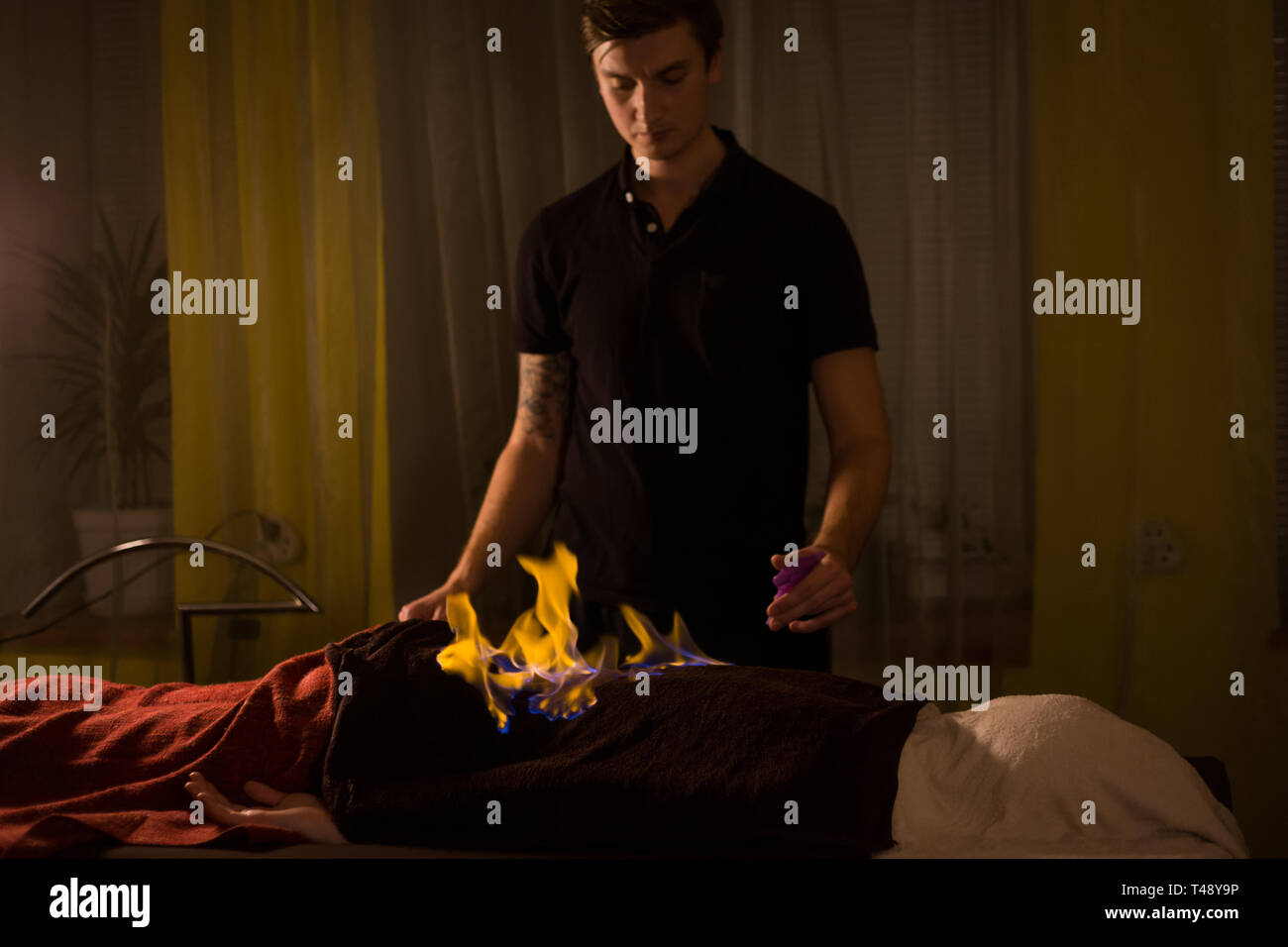 Chinese fire massage - Huo Liao therapy. Traditional chinese medicine ...