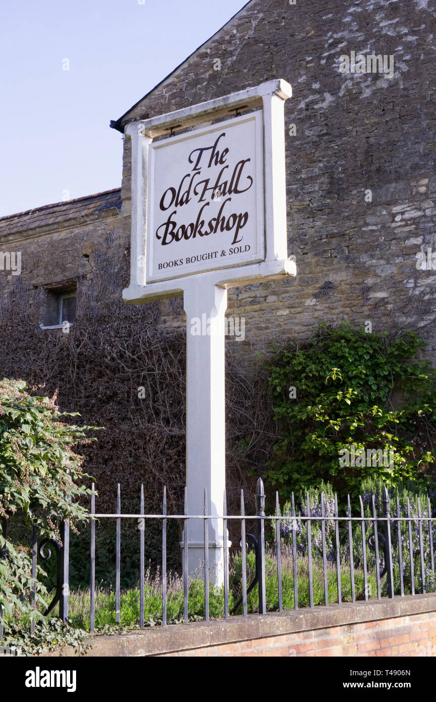 Old town hall exterior hi-res stock photography and images - Alamy