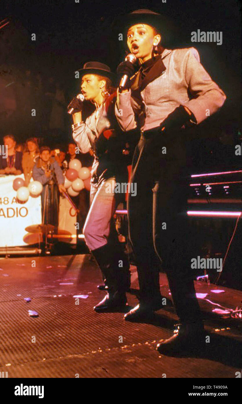 MEL AND KIM English pop duo of sisters Melanie and Kim Appleby about ...