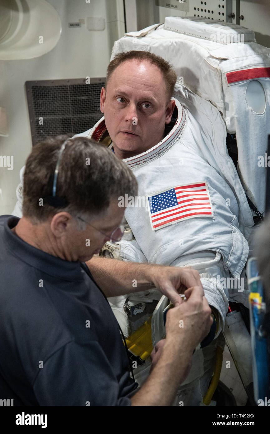 Astronaut chris ferguson hi-res stock photography and images - Alamy