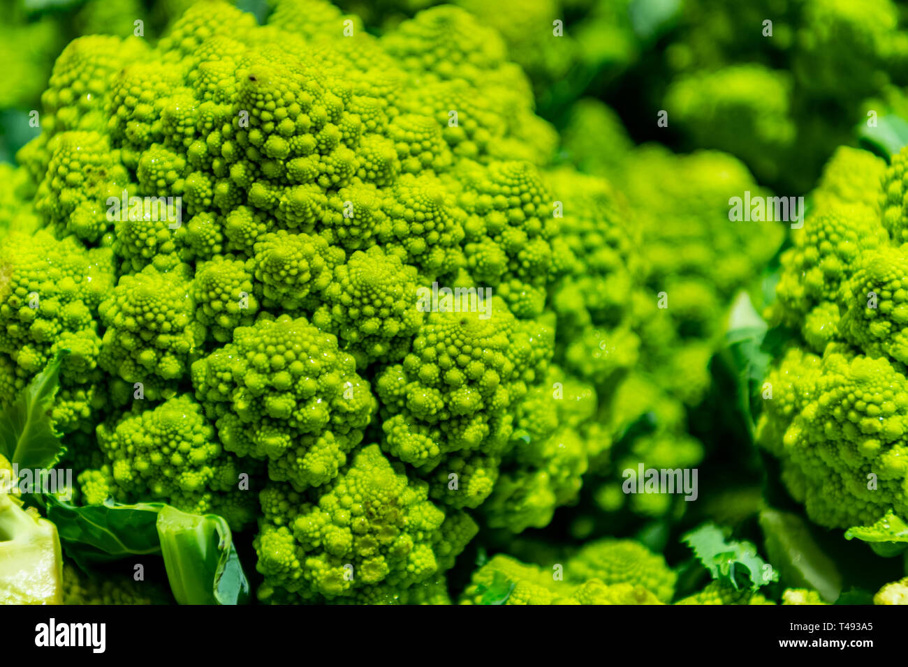 Romanesco Close Up in bushel at farmers market Stock Photo - Alamy