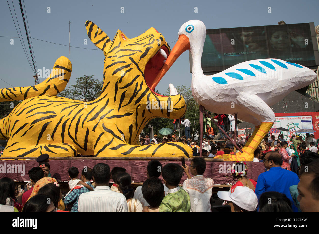 Dhaka, Bangladesh. 14th Apr, 2019. Mangal Shobhajatra, a colourful and ...