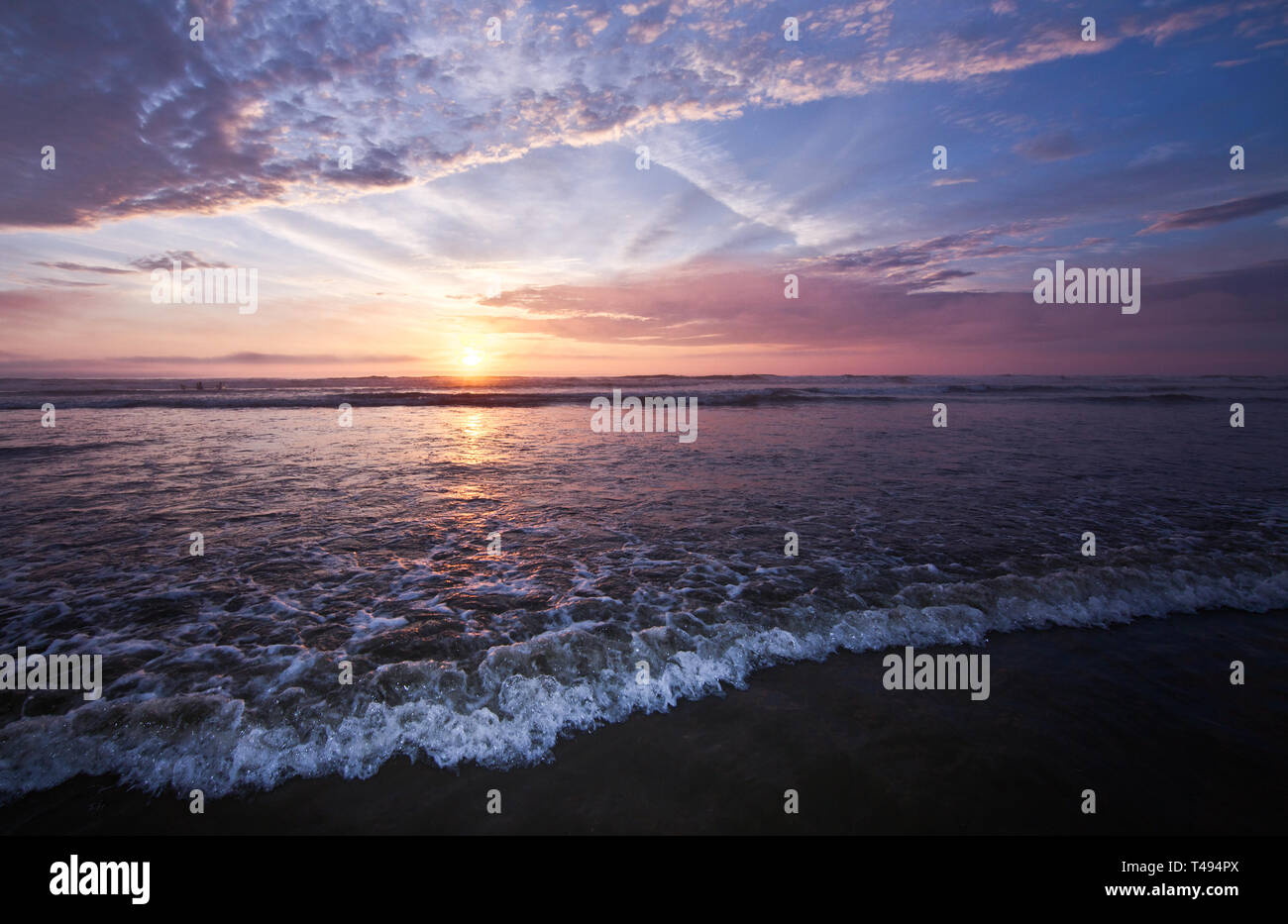 Beautiful orange sunset on pacific ocean hi-res stock photography and ...