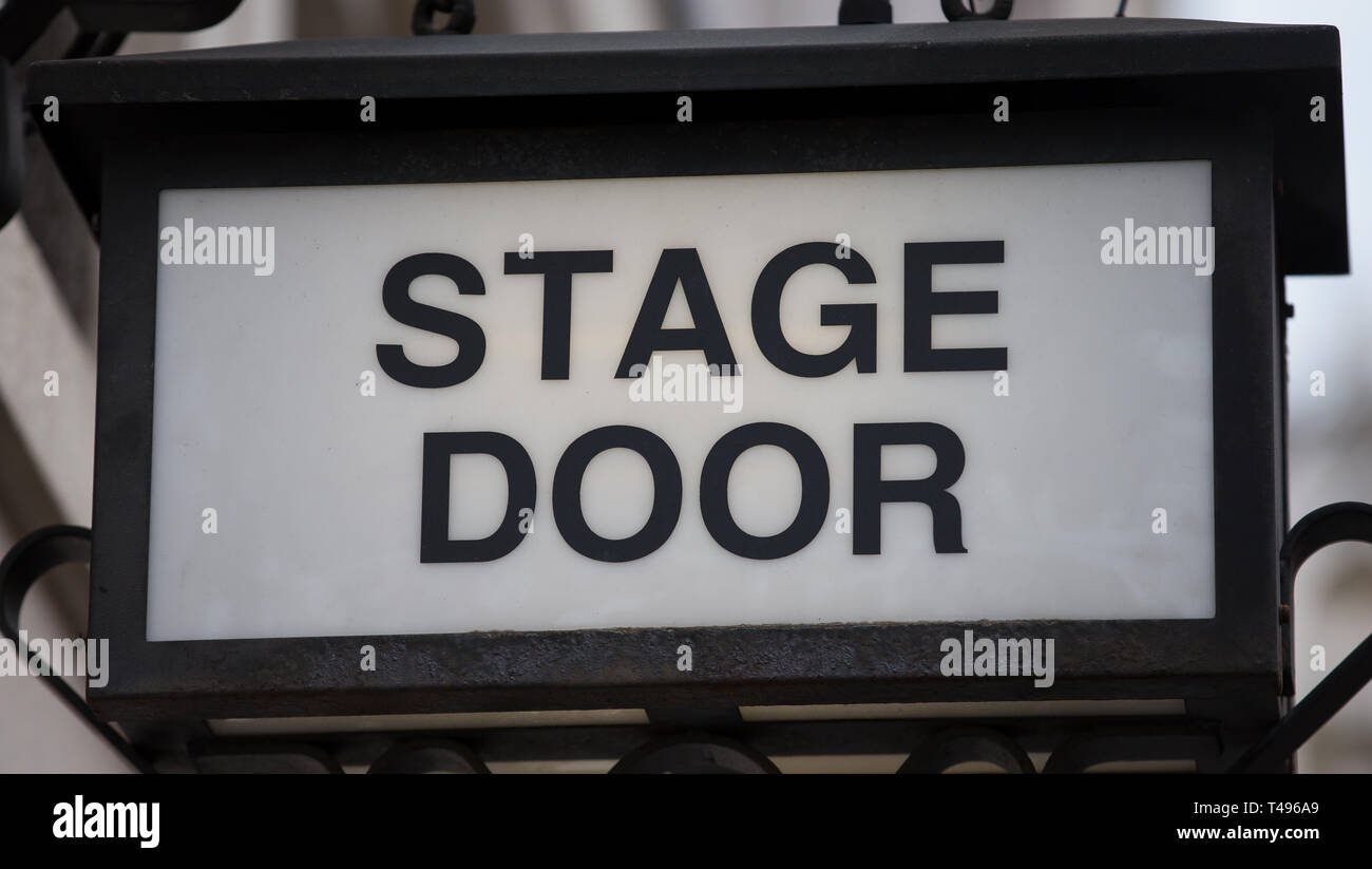 Stage door sign hi-res stock photography and images - Alamy