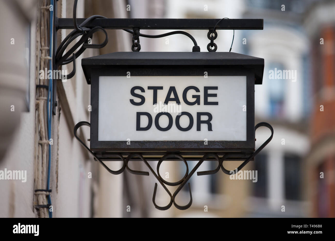 Stage door sign hi-res stock photography and images - Alamy