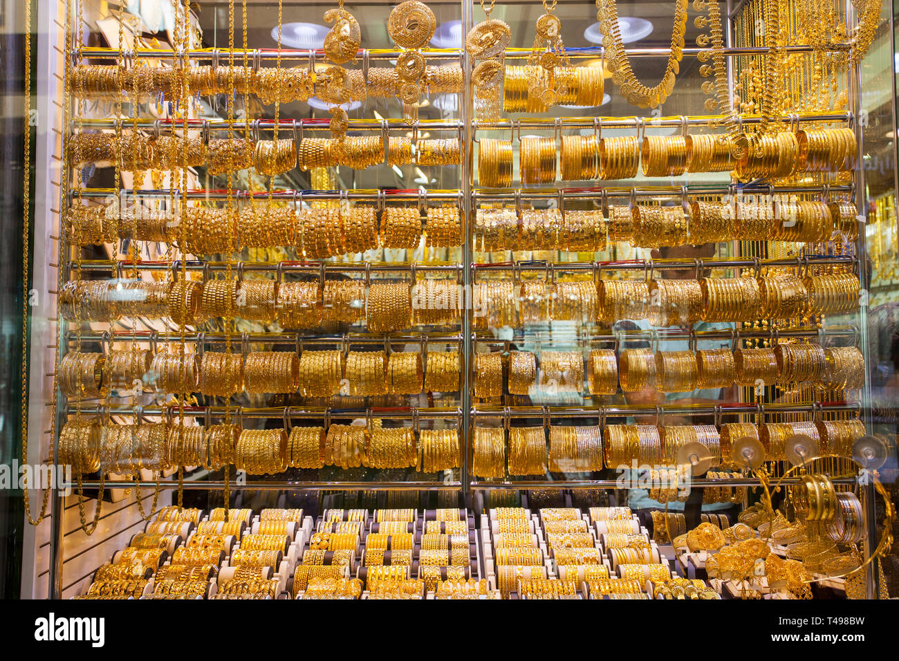 Gold bangle dubai hi-res stock photography and images - Alamy