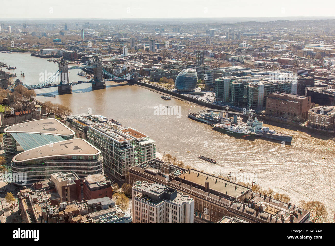 London street view buildings hi-res stock photography and images - Alamy
