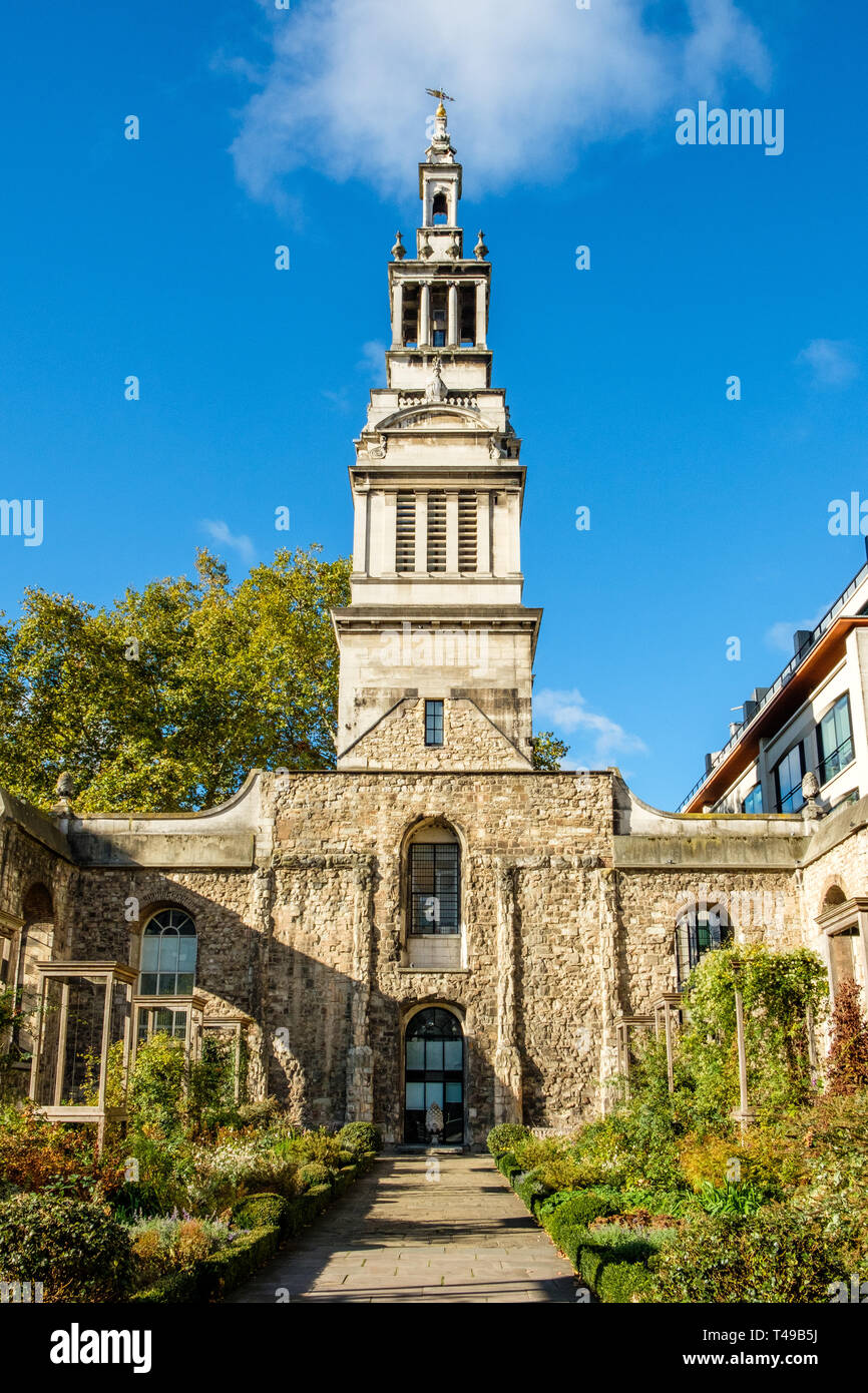 Christchurch Tower, Christ Church Greyfriars, Newgate Street, London ...