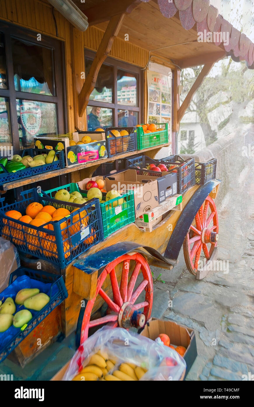 Small vegetable shop hi-res stock photography and images - Alamy