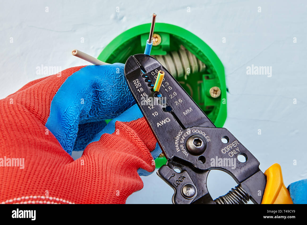 Electrician worker work wire stripper hi-res stock photography and ...