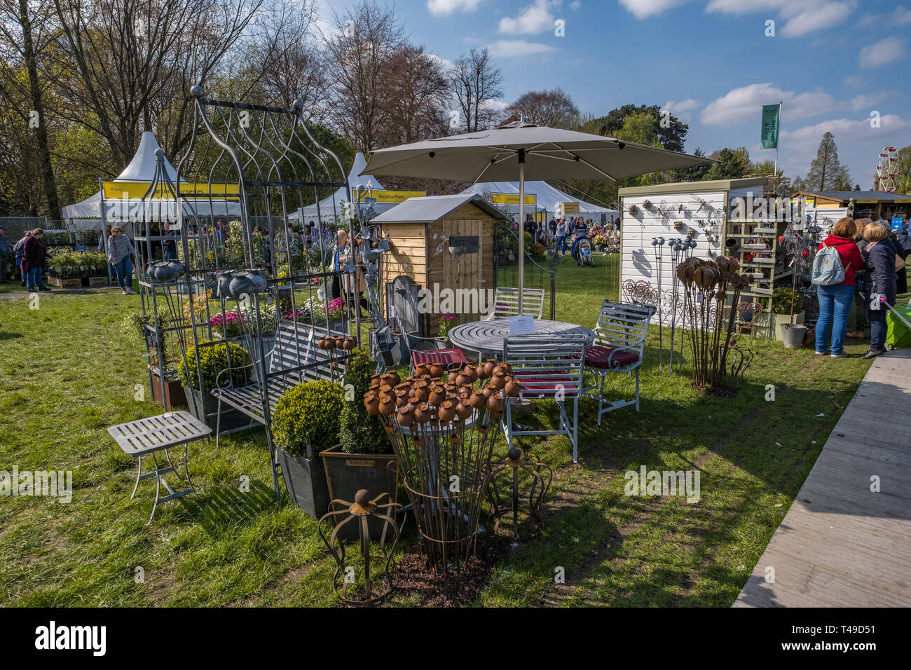 People flower show uk hi-res stock photography and images - Alamy
