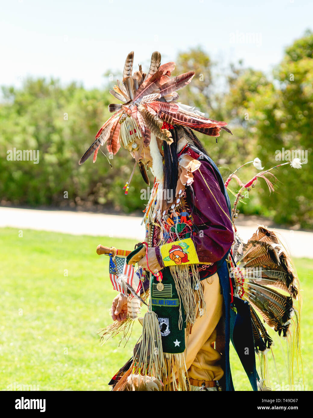 Native american regalia hi-res stock photography and images - Alamy