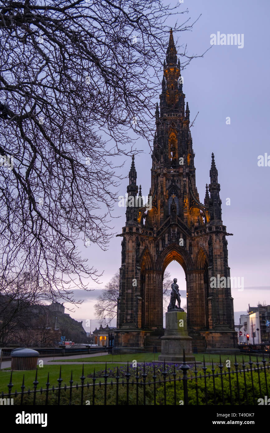 Edinburgh sir walter scott statue hi-res stock photography and images ...