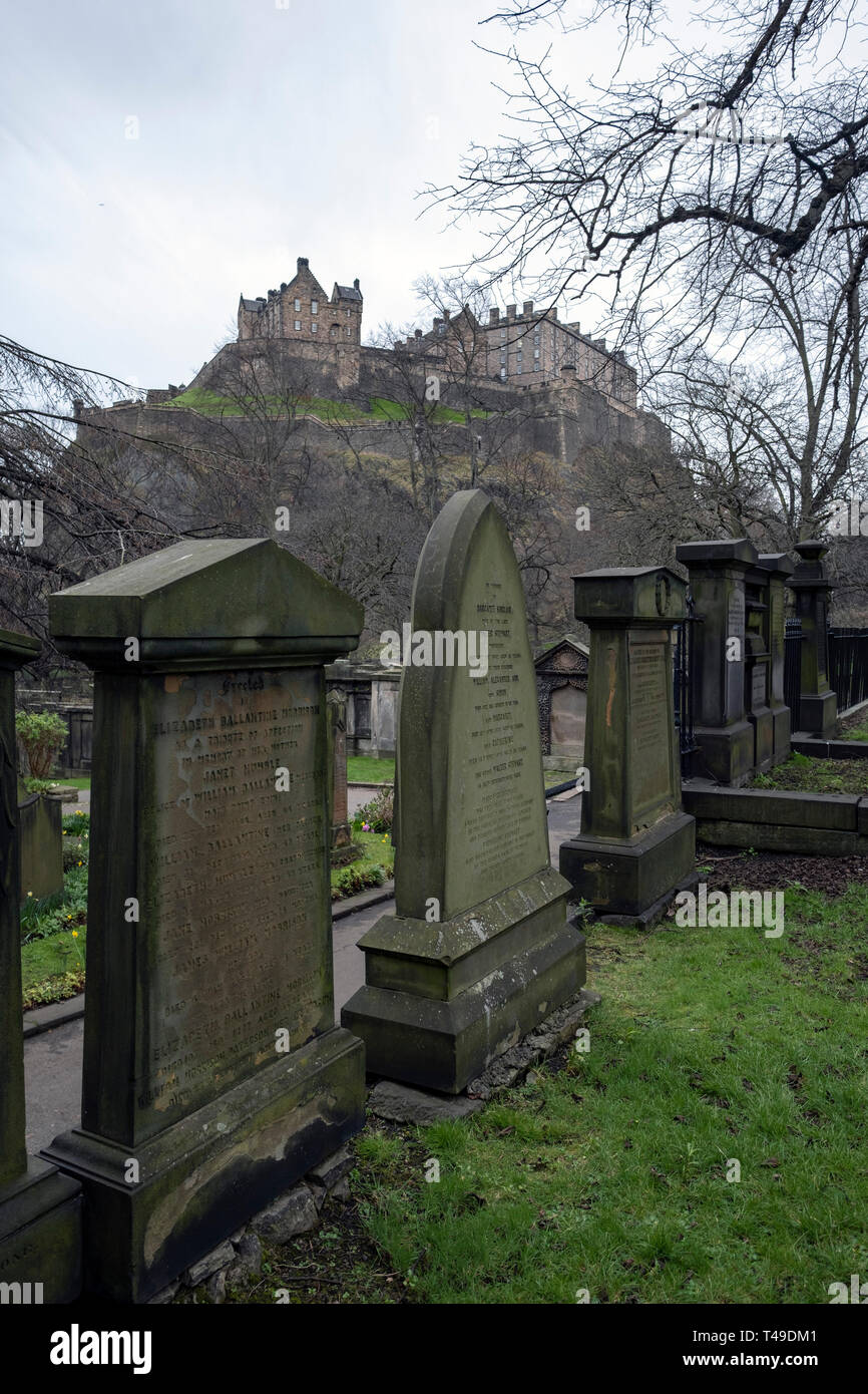 Edinburgh scotland cemetery hi-res stock photography and images - Alamy