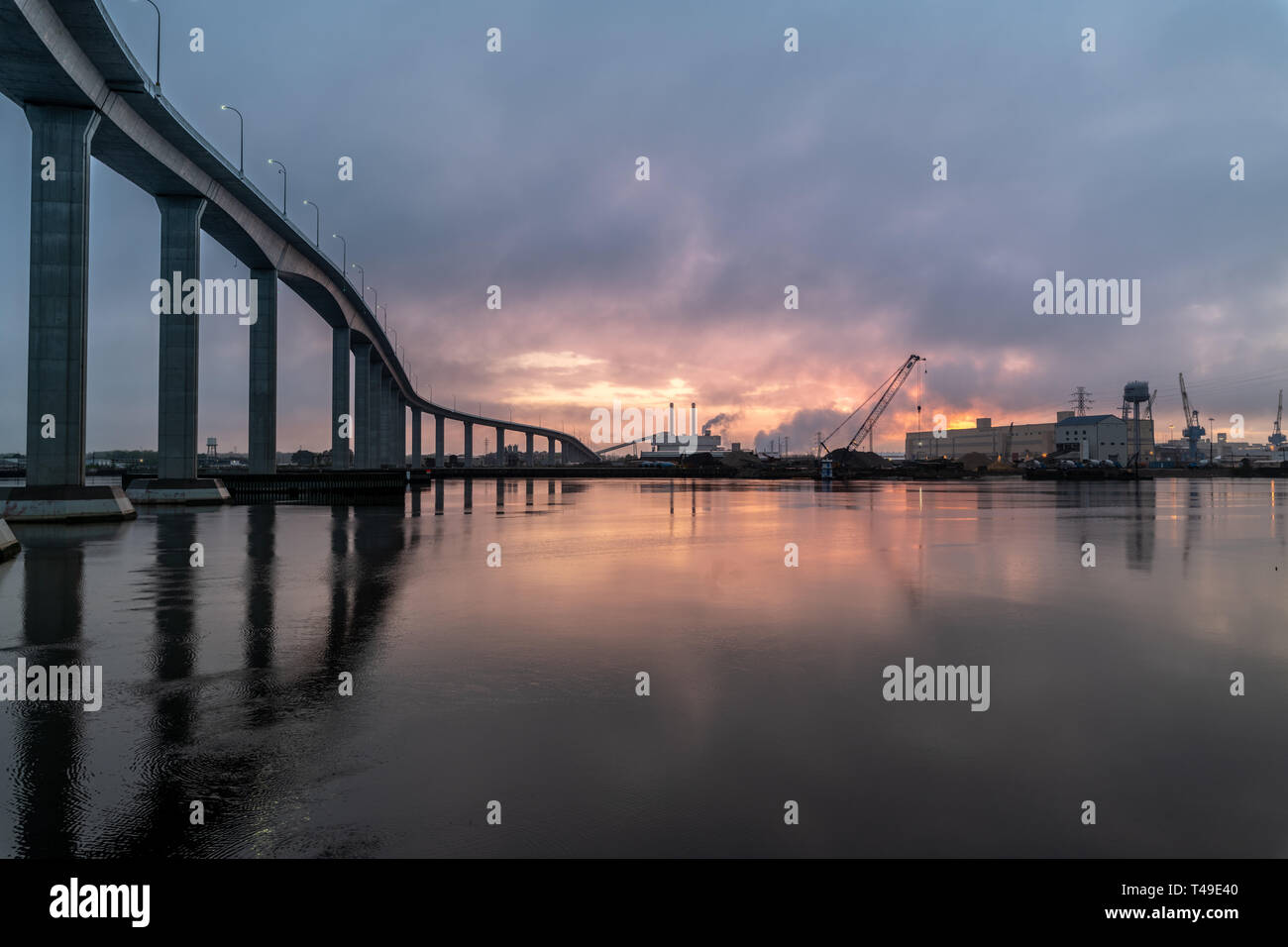 The massive Jordan Bridge over the Elizabeth River in Virginia ...