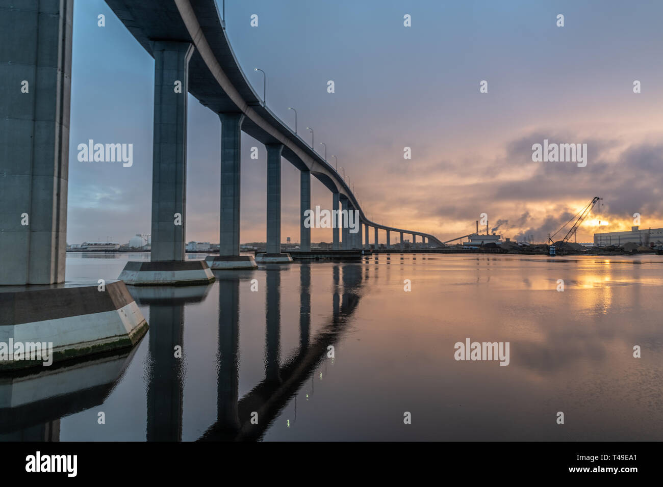 The massive Jordan Bridge over the Elizabeth River in Virginia ...