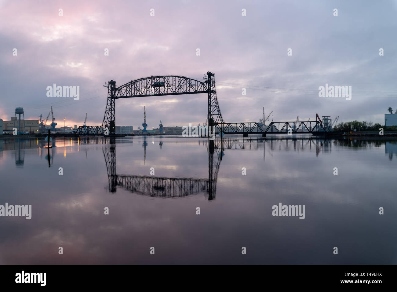 Old railway arch to harbour hi-res stock photography and images - Alamy