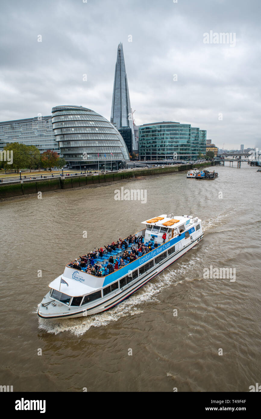 Tour boat on the river Thames , London, England Stock Photo - Alamy