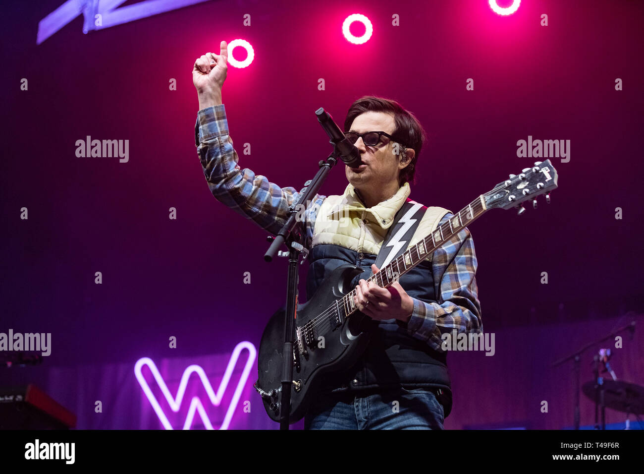 Weezer Rock High Resolution Stock Photography and Images - Alamy