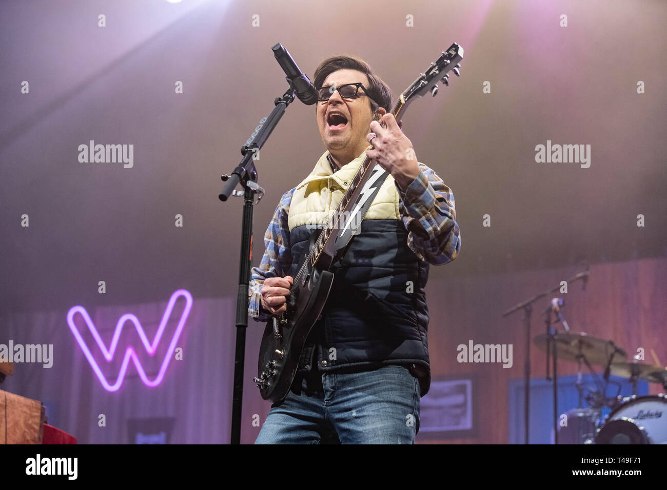Weezer rivers cuomo hi-res stock photography and images - Alamy