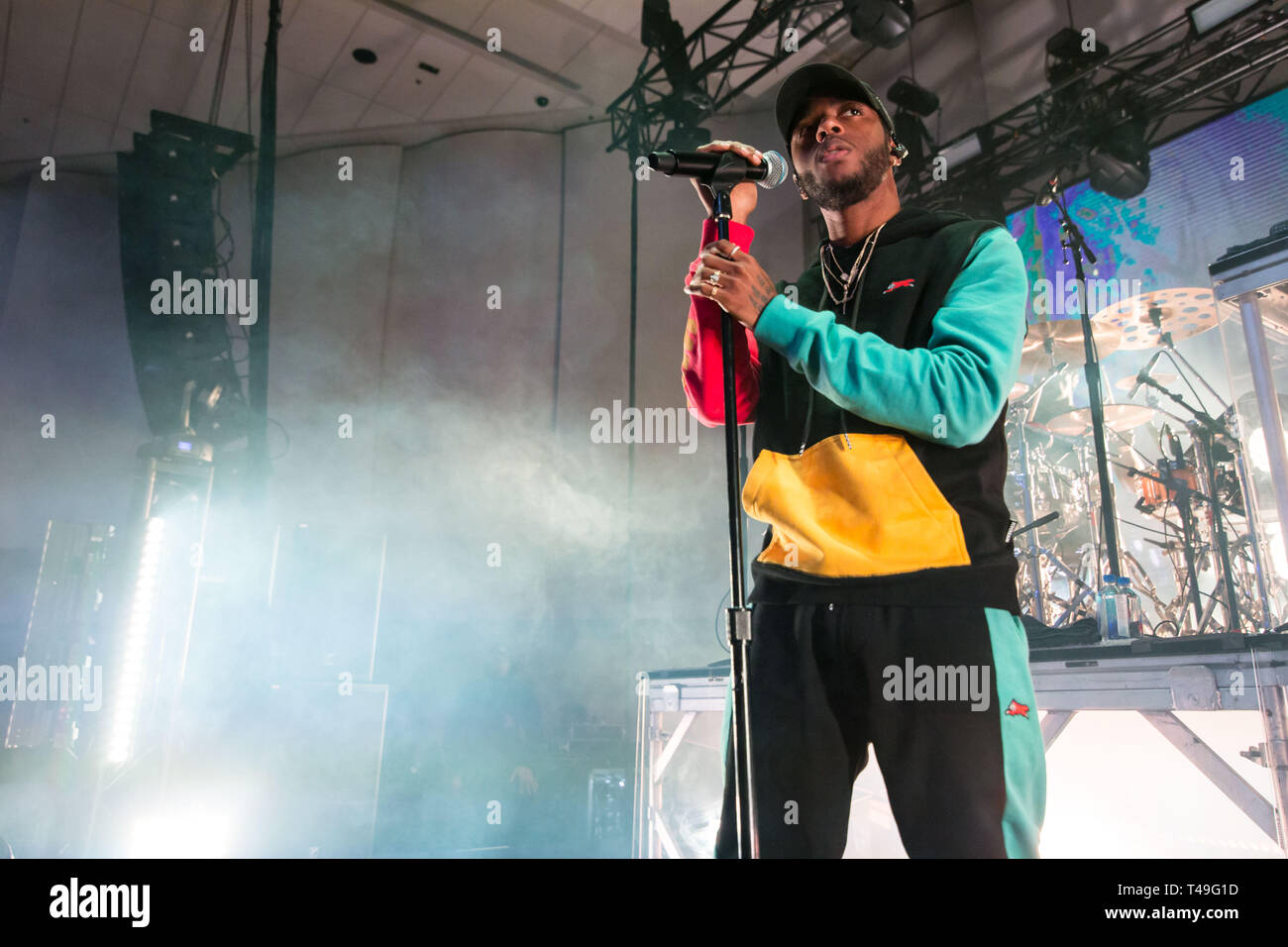 Black rapper on stage hi-res stock photography and images - Alamy