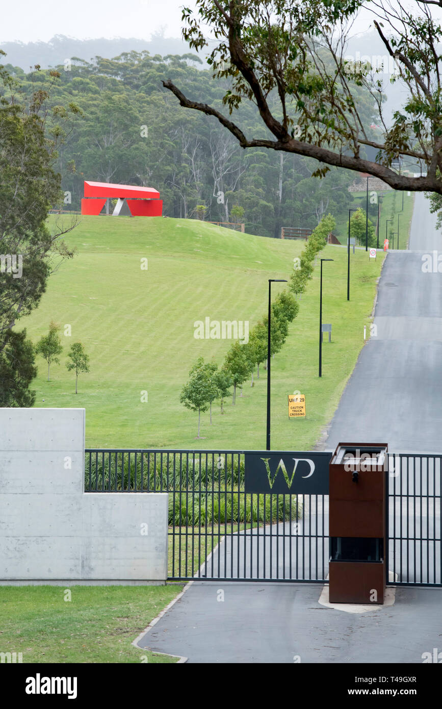 The main entrance to the world class Willinga Park equine facility in ...