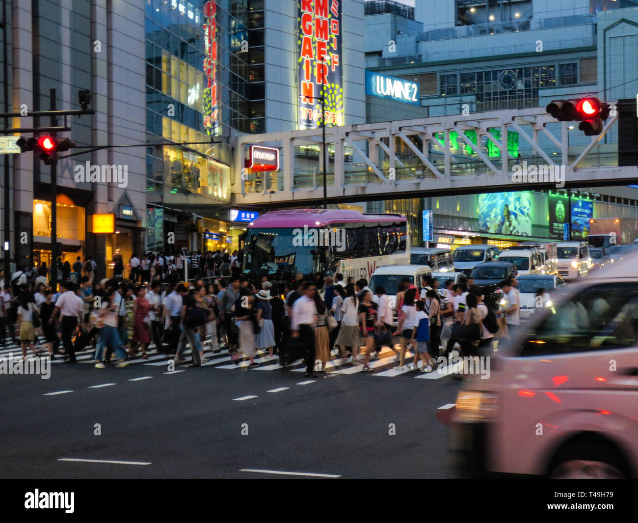 Tokyo crosswalk hi-res stock photography and images - Alamy