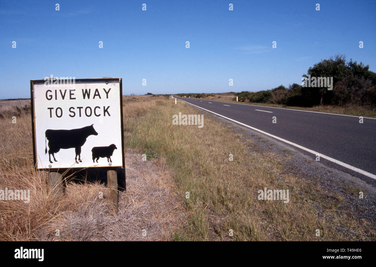 Sheep crossing sign hi-res stock photography and images - Alamy