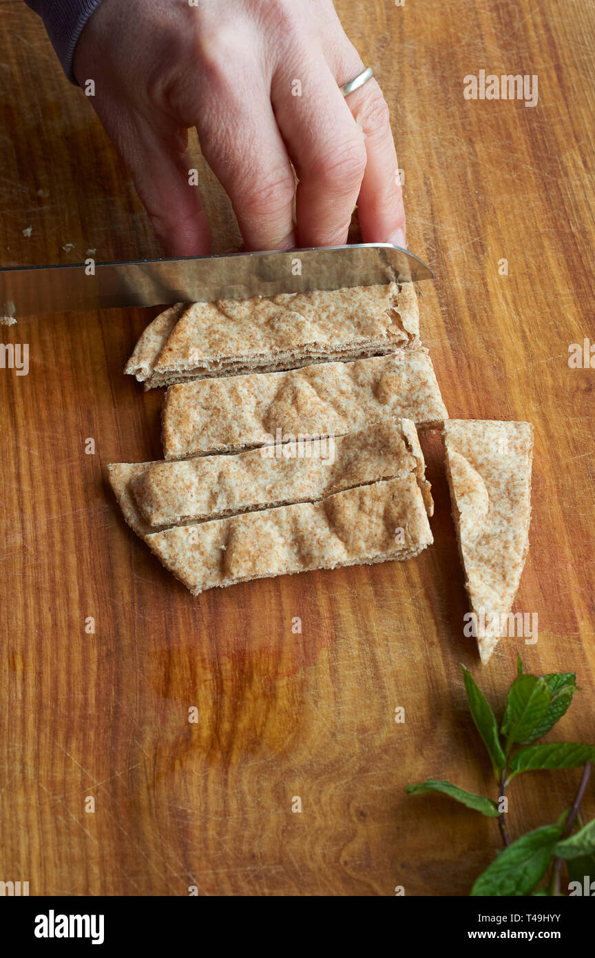 Wholemeal pitta bread hi-res stock photography and images - Alamy