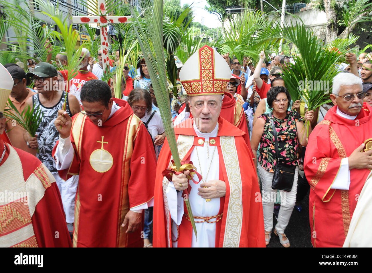 Salvador, Brazil. 14th Apr, 2019. Crowd of faithful participates in the ...